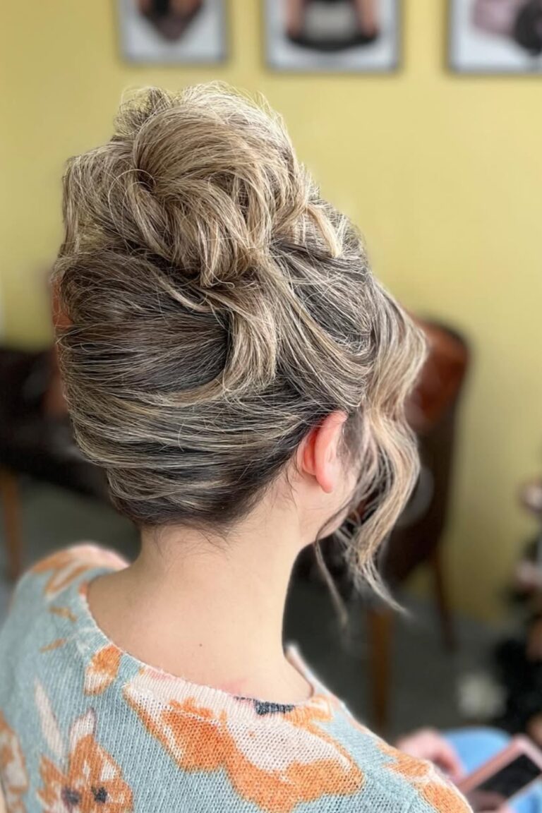 32 Best Prom Hairstyles for 2025 – The Mom Beauty
