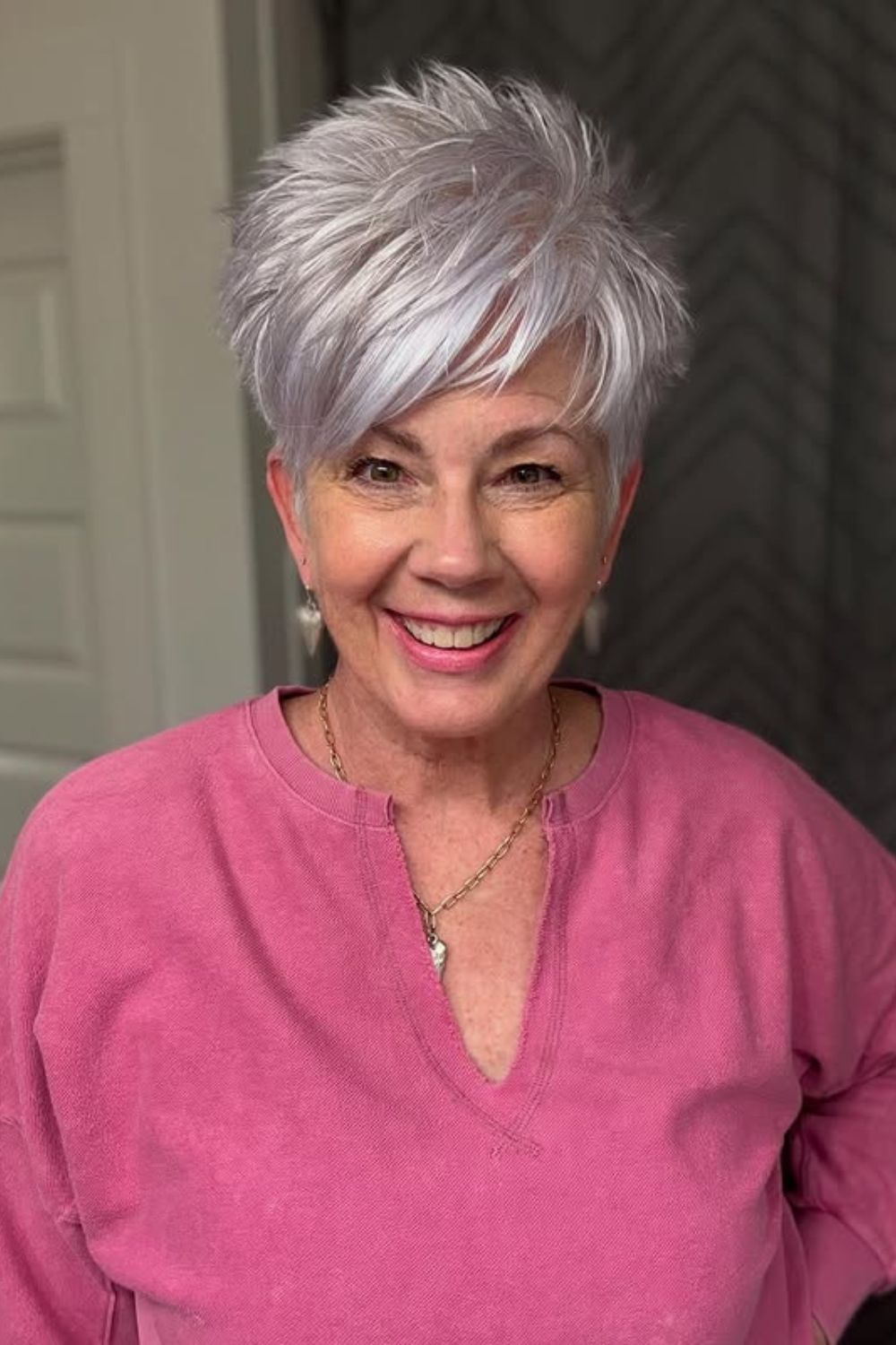 Dark Grey Hair Color Ideas For Anyone Ready To Go Bold – The Mom Beauty